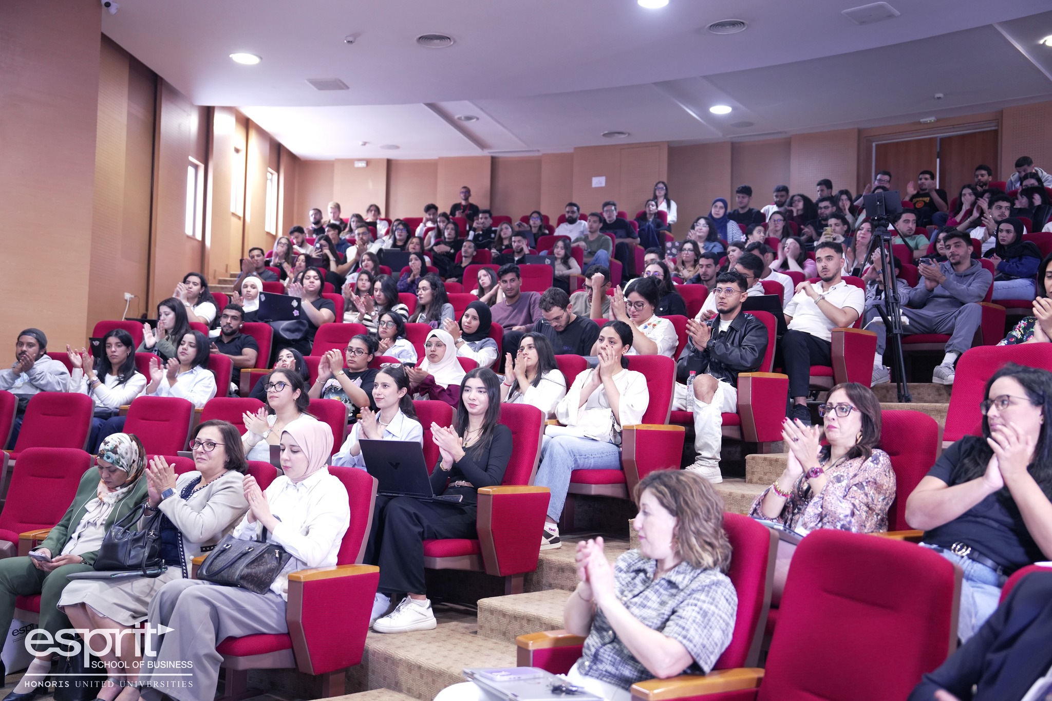 Esprit School of Business - Sémin’ARTs – Édition d’Automne 2025-2026